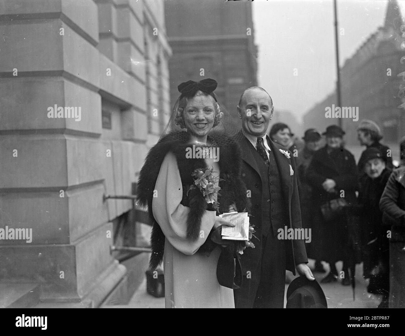 Pearl roundabout Banque d'images noir et blanc - Alamy