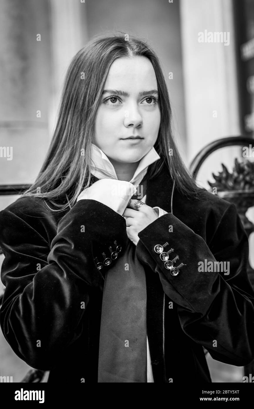 Belle fille anglaise Banque d'images noir et blanc - Alamy