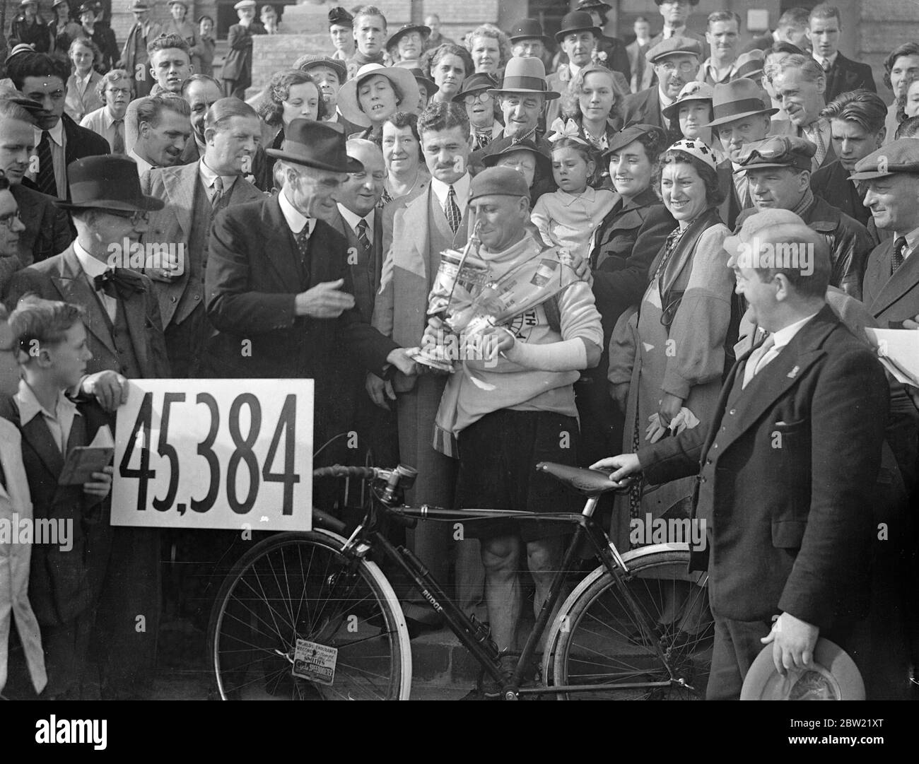 Bras dans le platre Banque d'images noir et blanc - Alamy