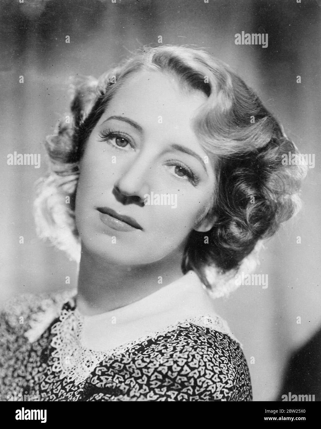 La sœur de Jeanette MacDonald est sa double, elle travaille maintenant ...