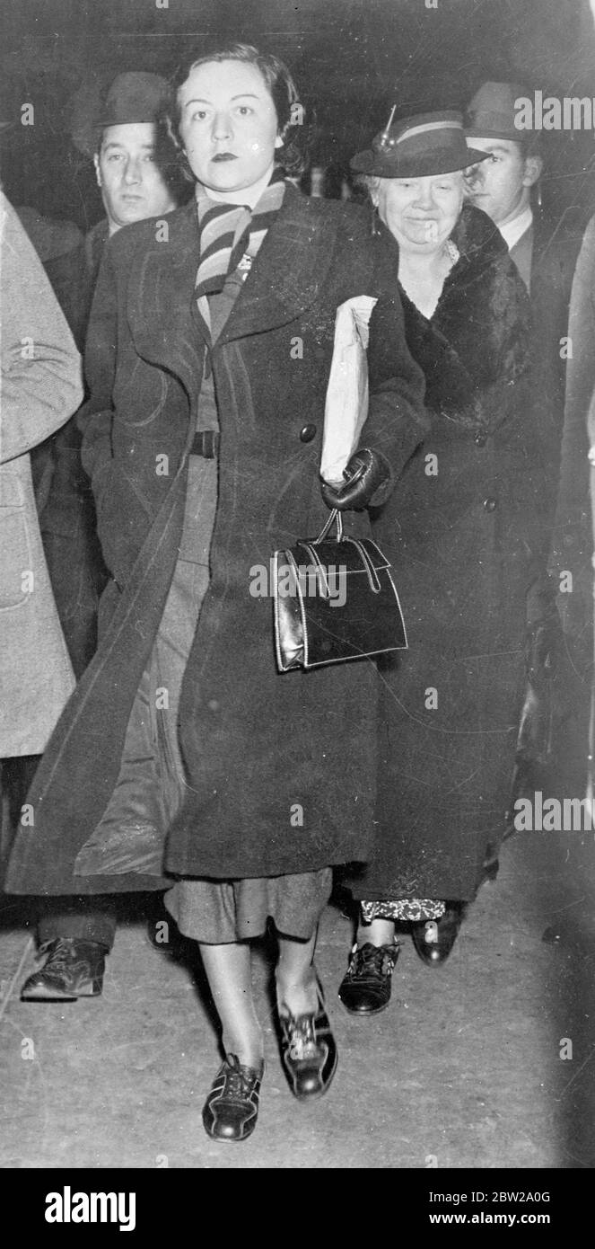 Femme qui a dit qu'elle était la maîtresse de Mussolini combat l'ordre ...