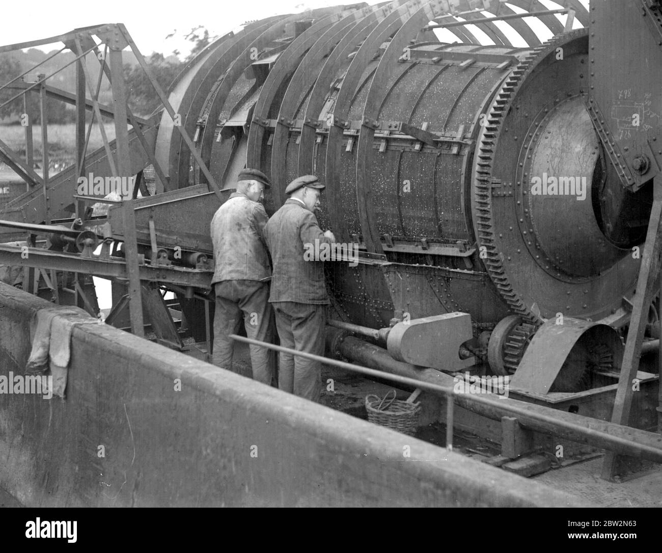 Machines de dragage Banque d'images noir et blanc - Alamy