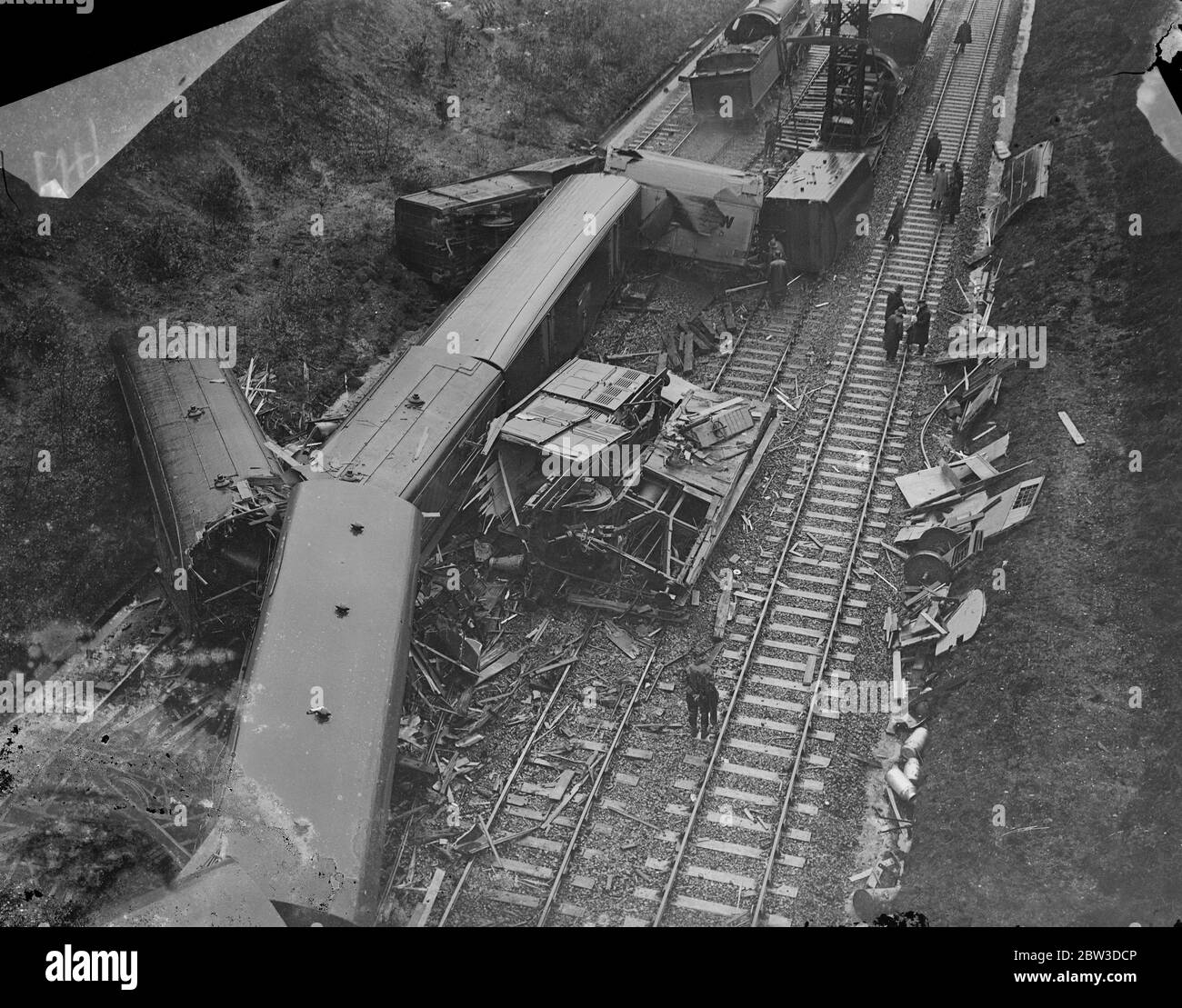 Lignes de roche train pistes Banque d'images noir et blanc - Alamy