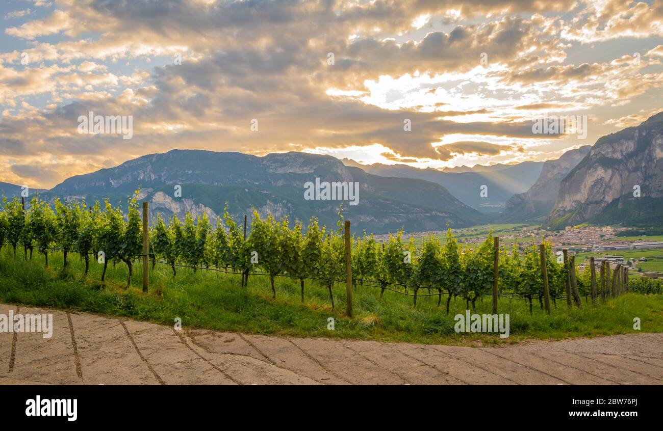 Paysage de tyrol du sud Banque de photographies et d’images à haute ...