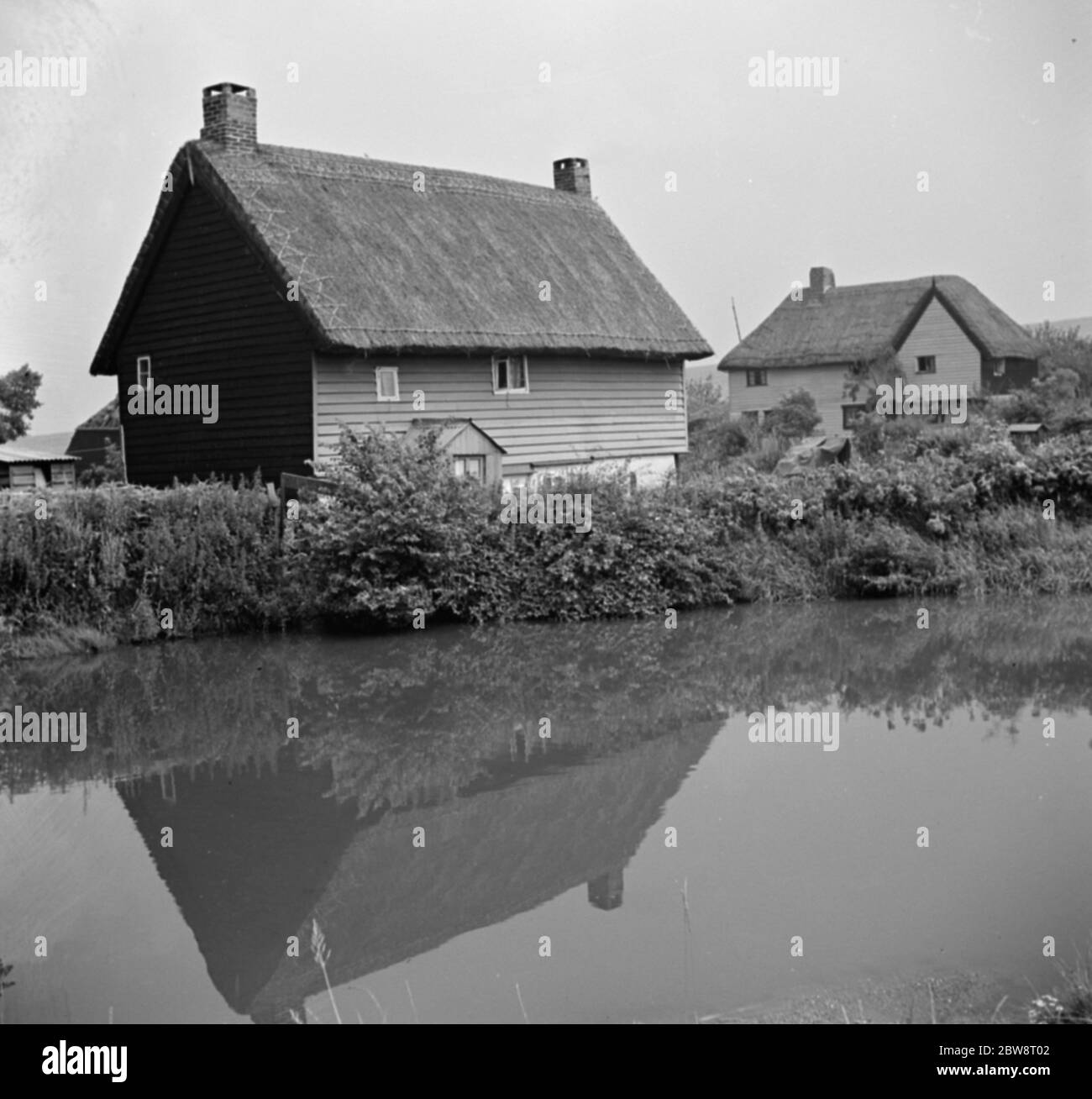 Chalets chalets Banque d'images noir et blanc - Alamy