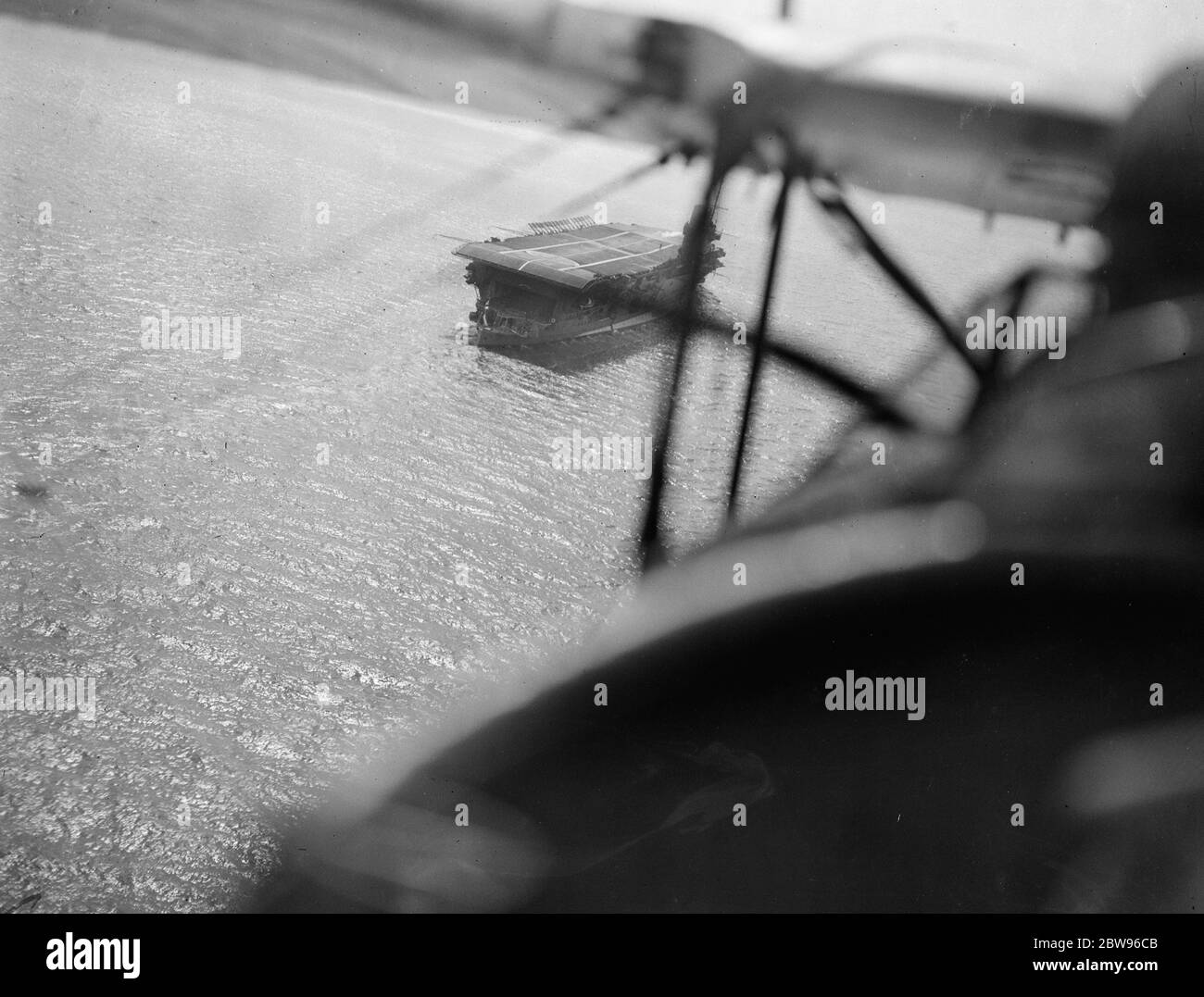 Manœuvres navales aériennes en canal anglais . Les porteurs d'avions de ...