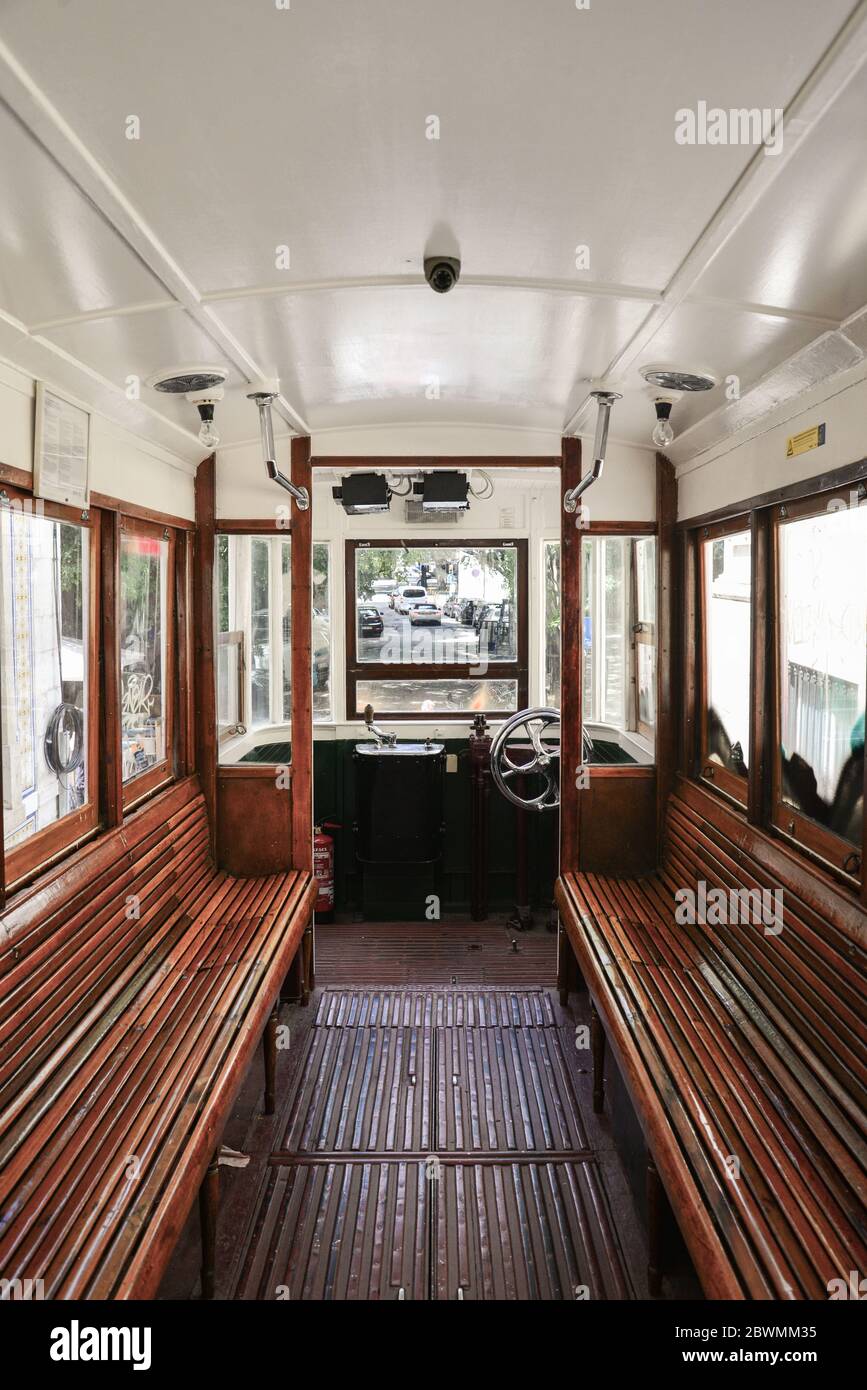 Tram Interior Banque d'image et photos - Alamy