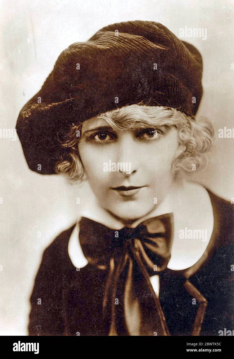 Pearl white actress Banque de photographies et d’images à haute ...