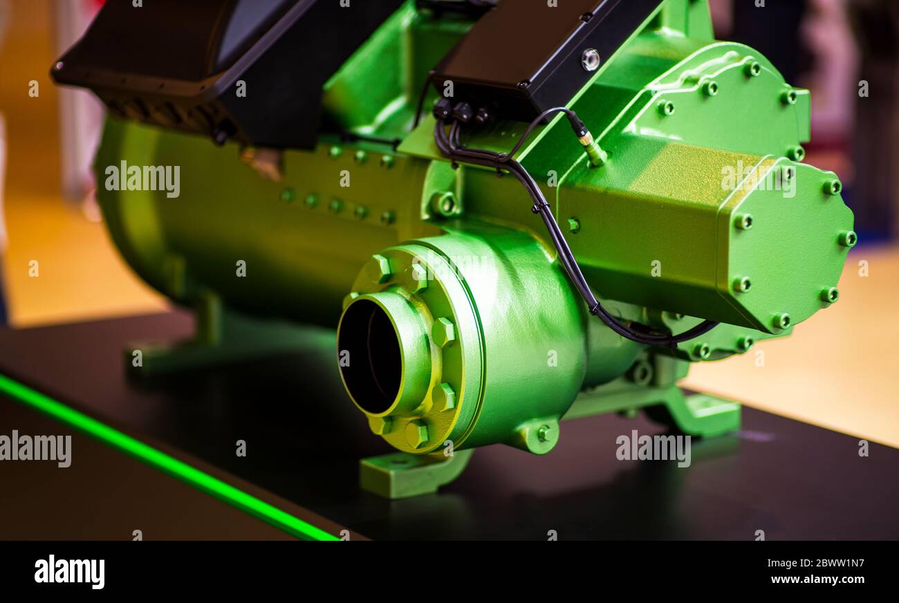 Machines industrielles de pompe hydraulique bleue, arrière-plan flou ...