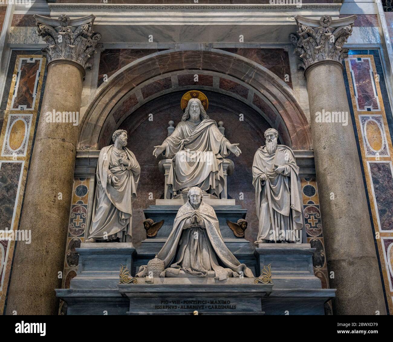 Autel et plafond dans la basilique st peters Banque de photographies et ...