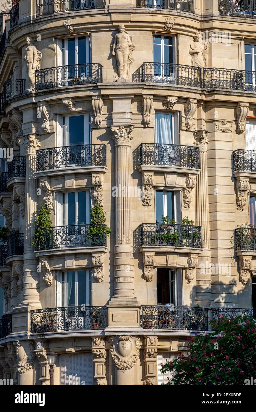 Balcon façade d'immeuble Banque de photographies et d’images à haute ...