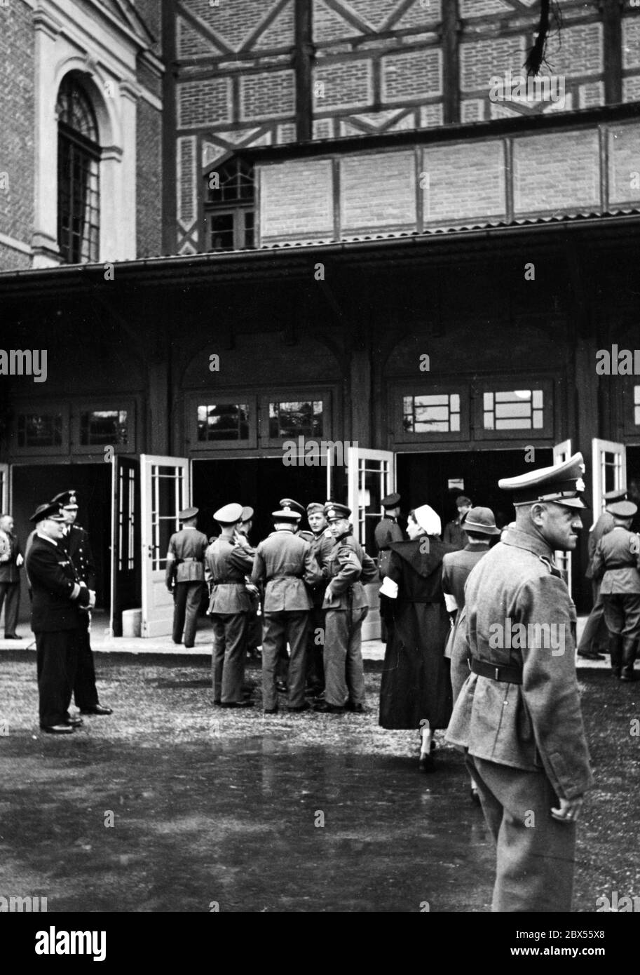 Adolf hitler bayreuth festival Banque de photographies et d’images à ...