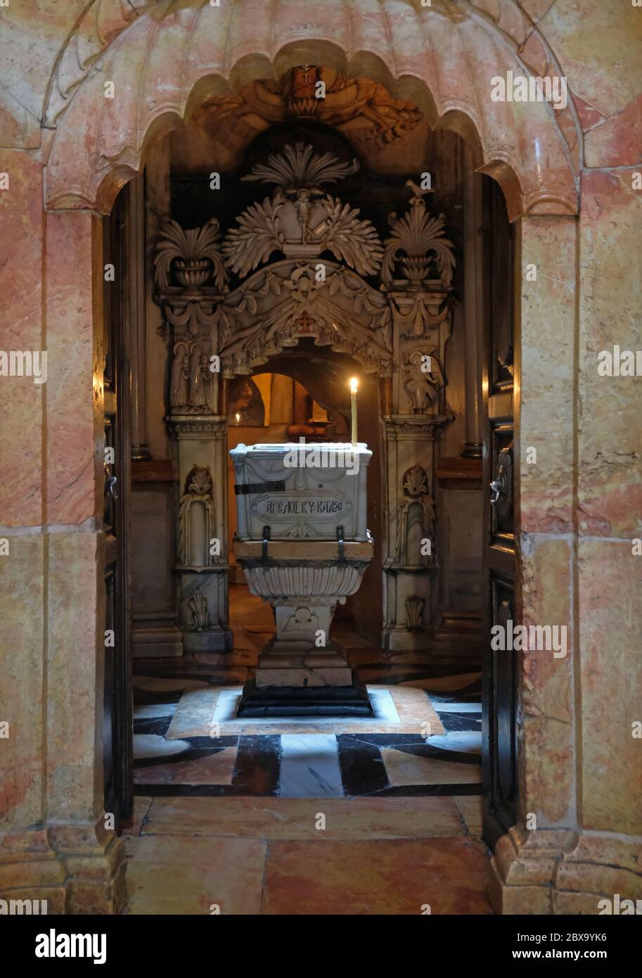 Jesus tomb angels Banque de photographies et d’images à haute résolution - Alamy