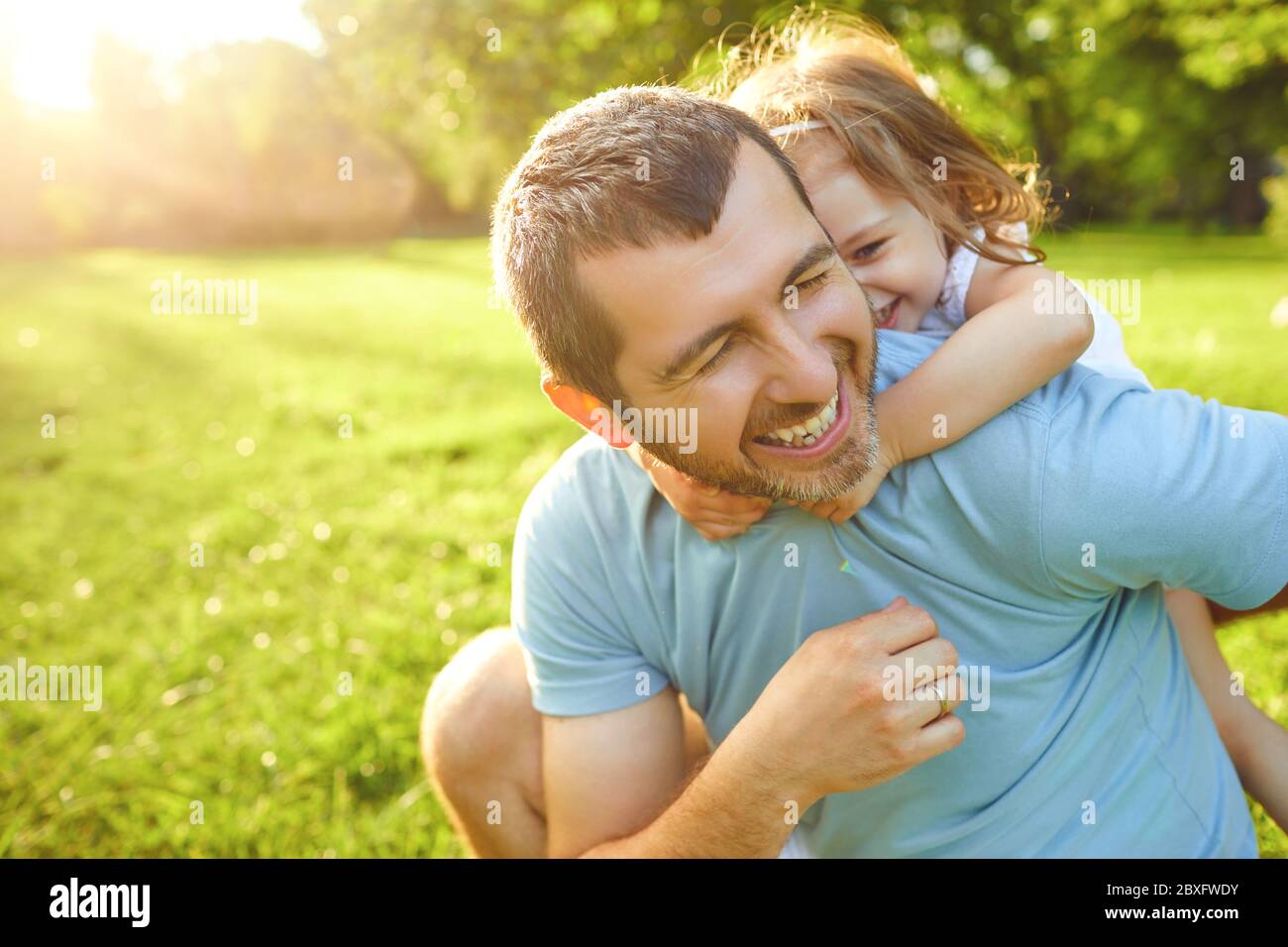 Papa Joue Avec Sa Fille Banque Dimage Et Photos Alamy