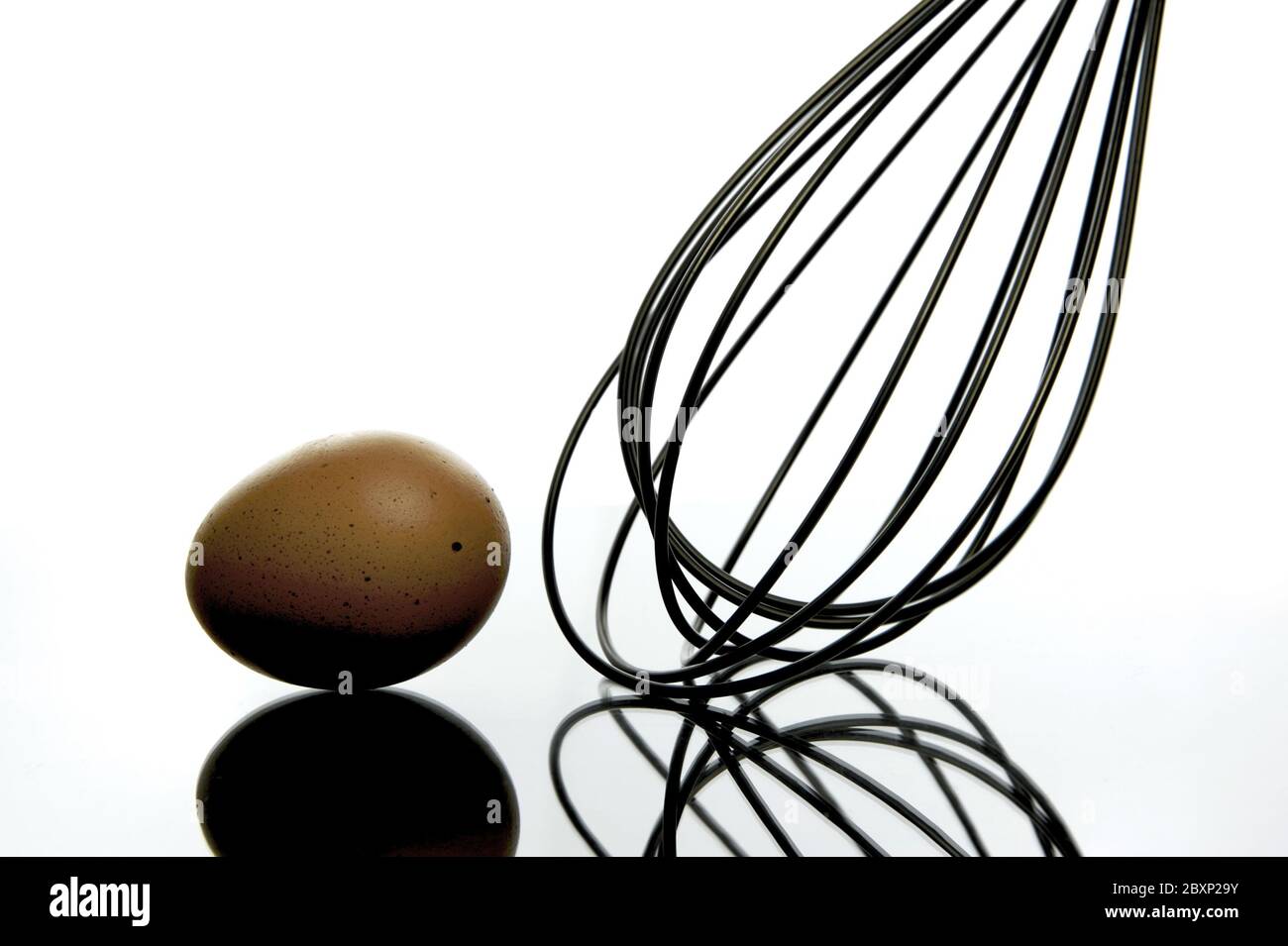 Oeufs et fouets Banque de photographies et d’images à haute résolution ...