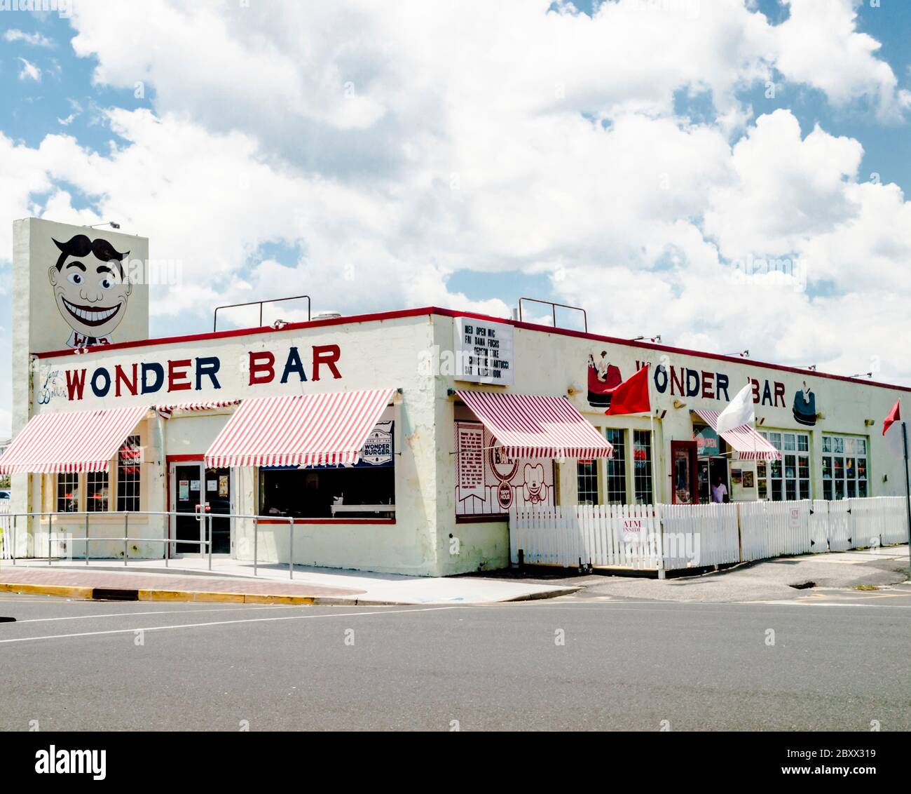 Wonder bar Banque de photographies et d’images à haute résolution - Alamy