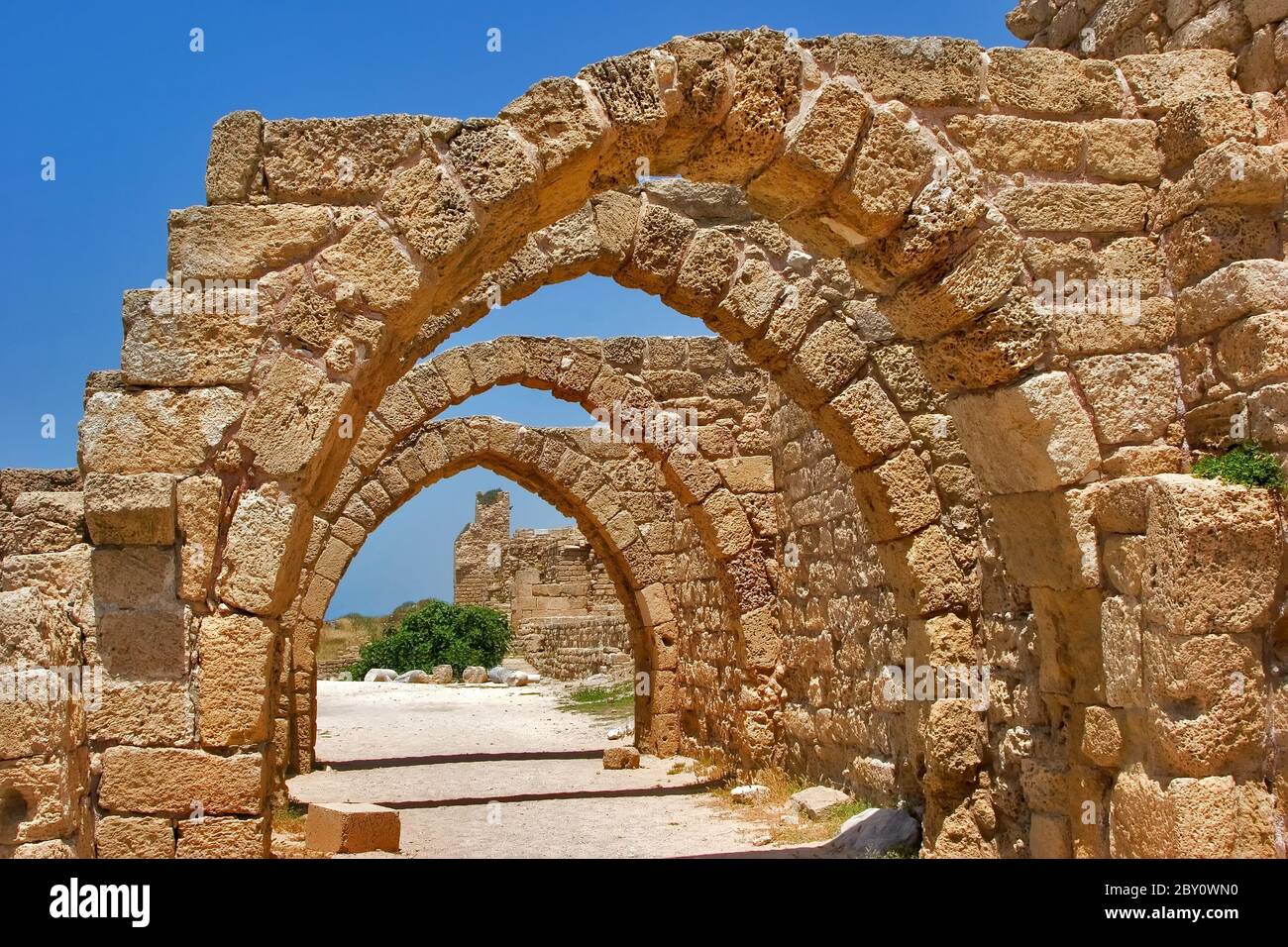 Vieilles arches en pierre Banque de photographies et d’images à haute ...