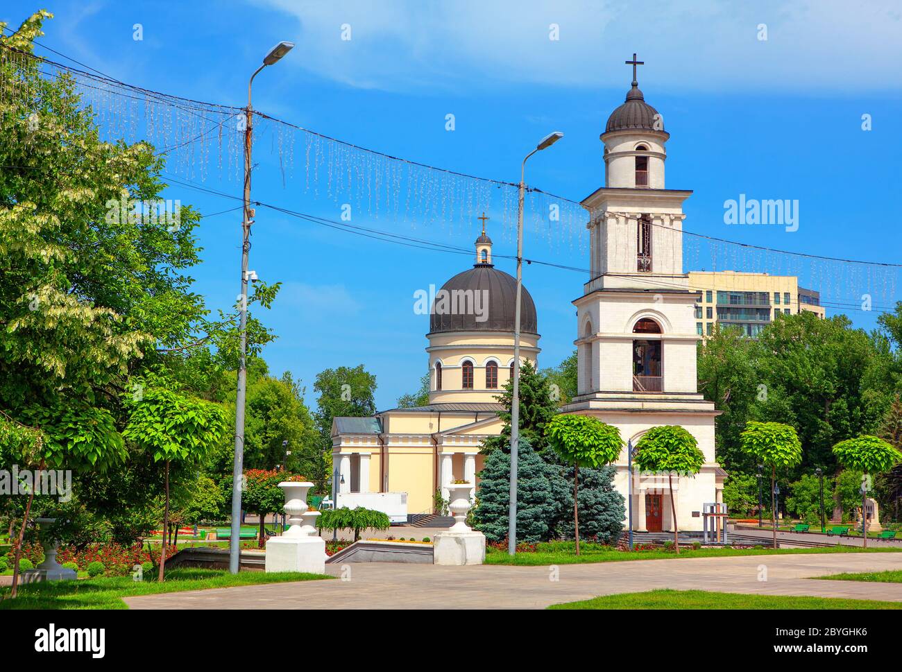 La cathédrale métropolitaine de Chisinau , le centre de la capitale de ...