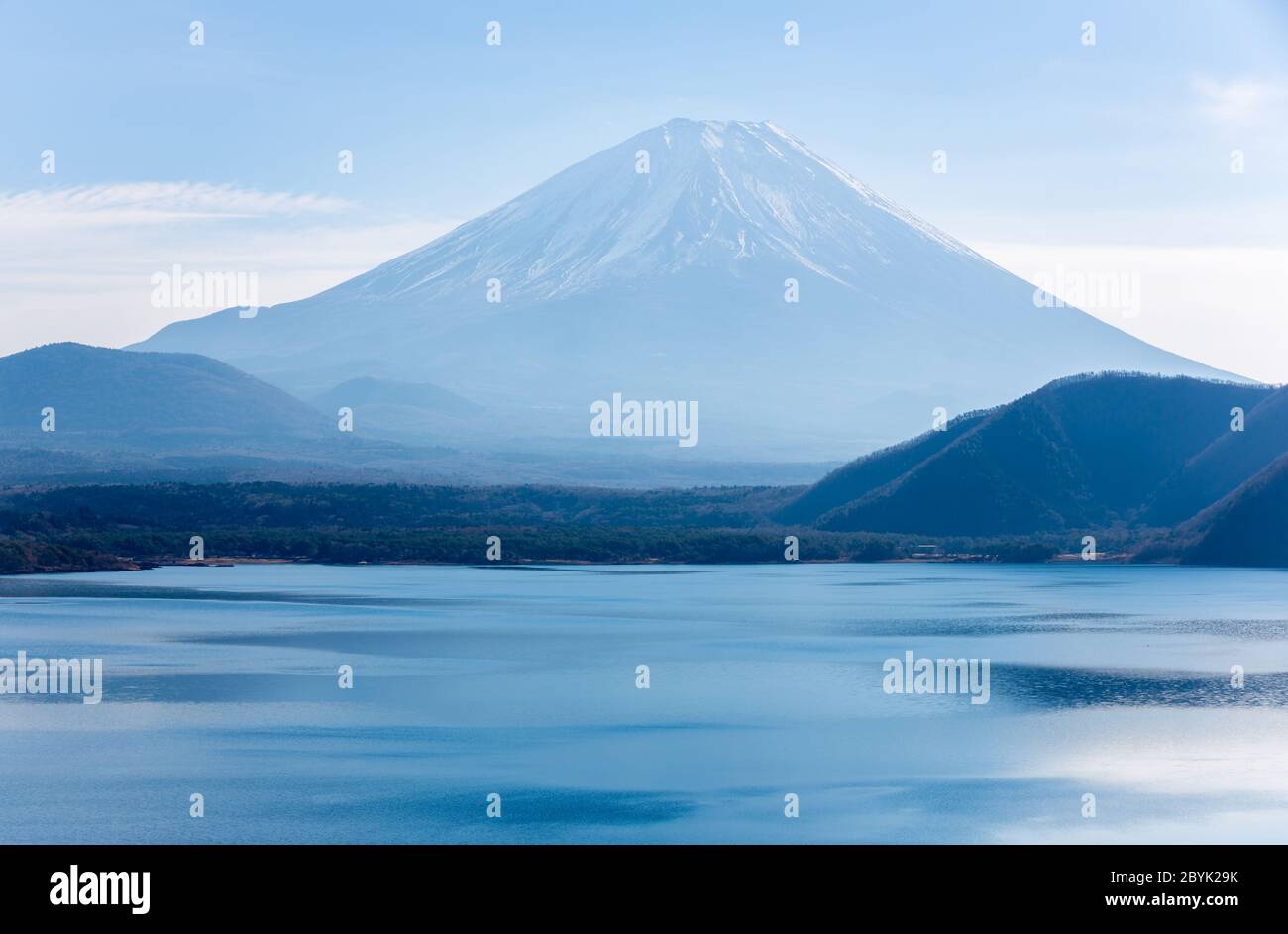 Lac motosu Banque de photographies et d’images à haute résolution - Alamy