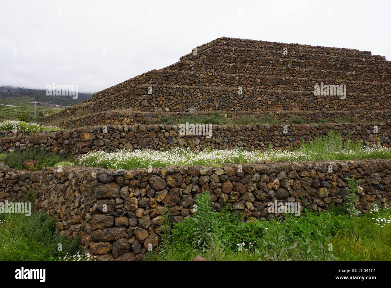 Piramides de guimar Banque de photographies et d’images à haute ...