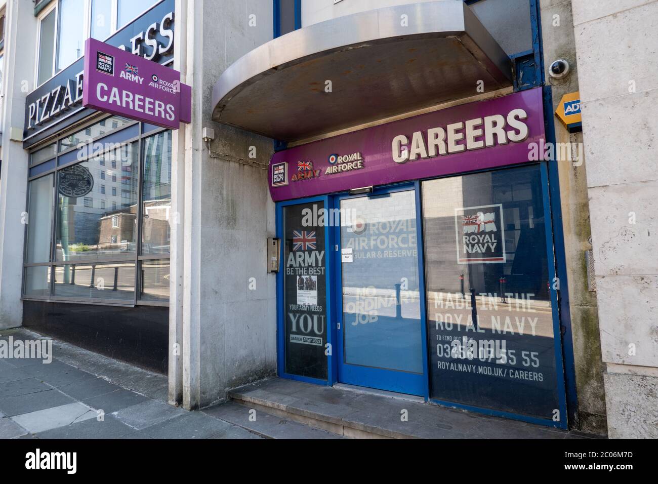 Army careers office Banque de photographies et d’images à haute ...