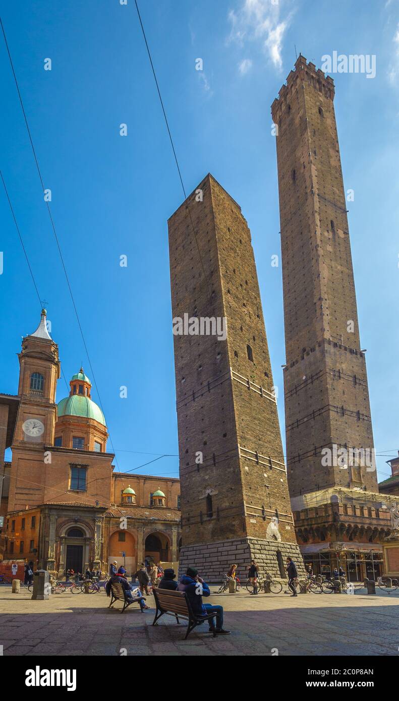 Torre asinelli Banque de photographies et d’images à haute résolution ...