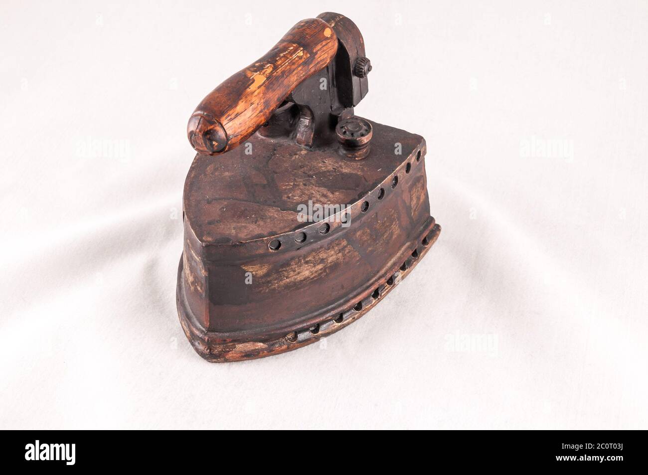 Vieux fer à repasser rouillé Banque de photographies et d’images à ...