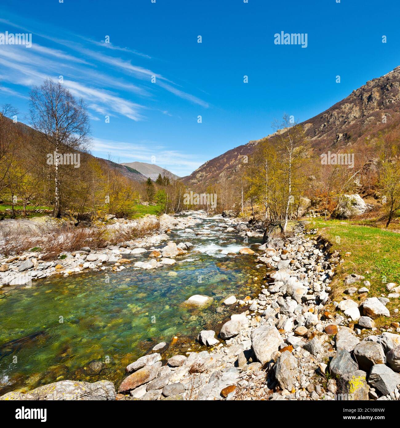 Montagne au sommet carré Banque de photographies et d’images à haute résolution - Alamy