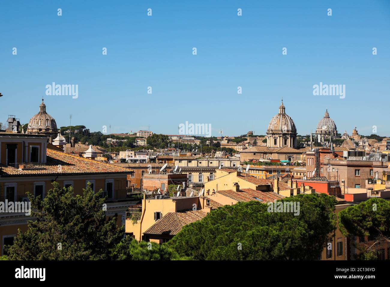 Les toits de rome Banque de photographies et d’images à haute ...