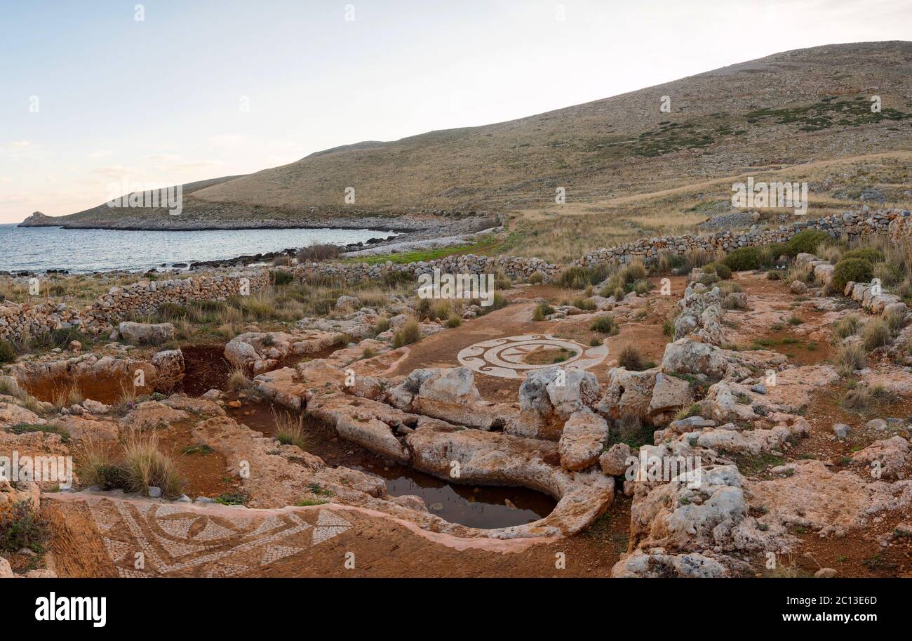 Cap tainaron Banque de photographies et d’images à haute résolution - Alamy