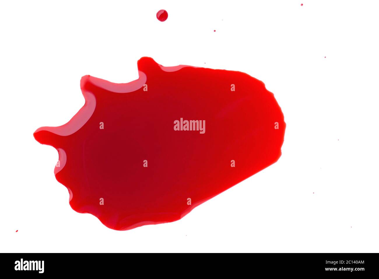 Goutte de sang isolée sur fond blanc.tache rouge. Éclaboussures de sang ...