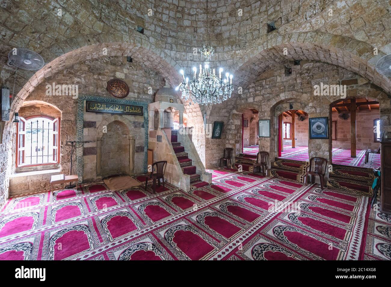 Intérieur de la mosquée Sultan Abdul Majid dans la partie historique de ...