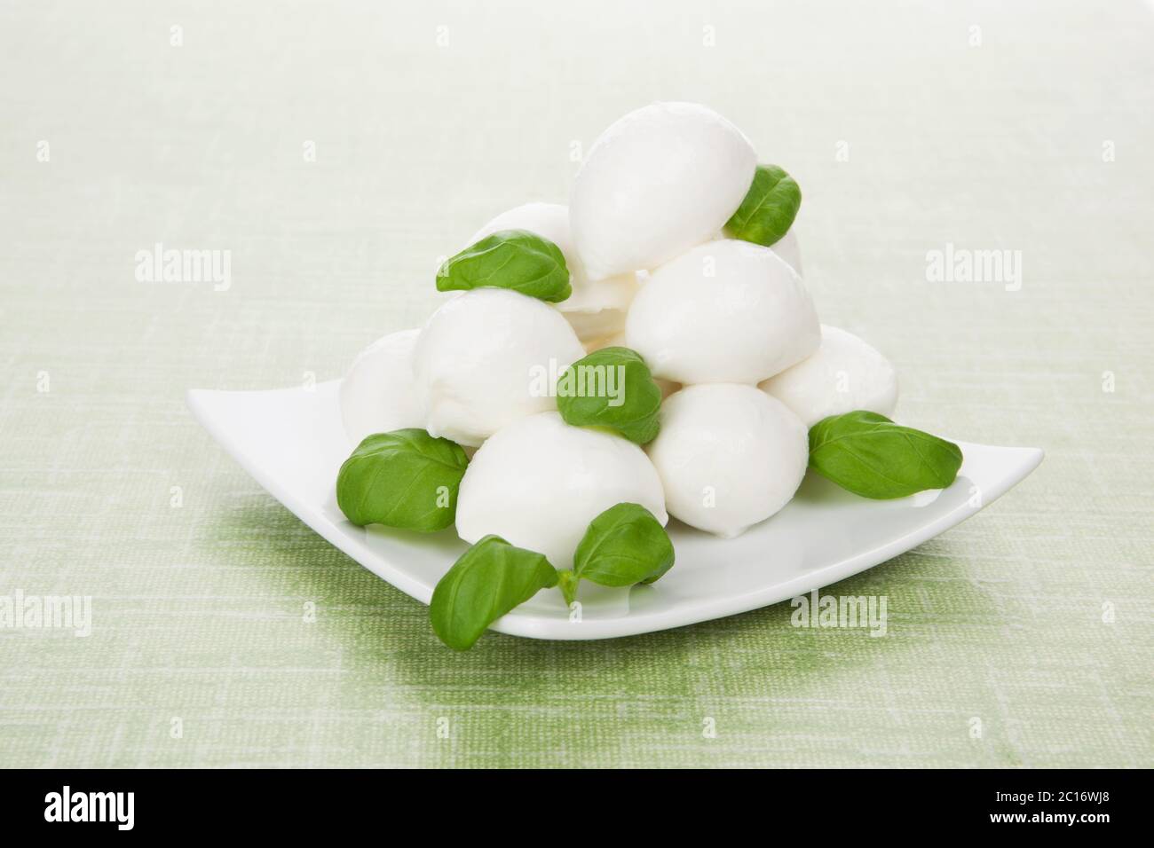 Fromage vert au basilic Banque de photographies et d’images à haute ...