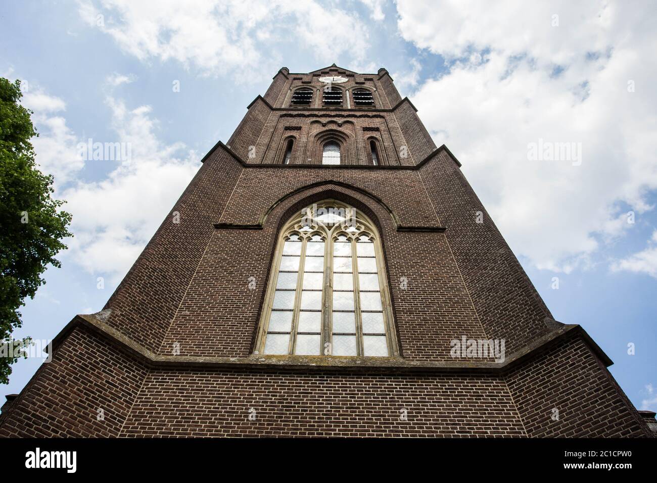 Détails de près sur la façade de l'église , une église catholique ...
