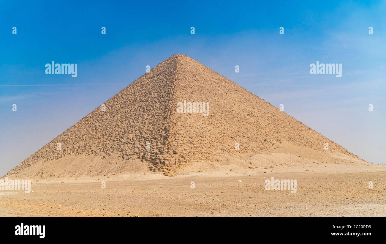 La Pyramide rouge, la Pyramide rouge, également appelée Pyramide du ...