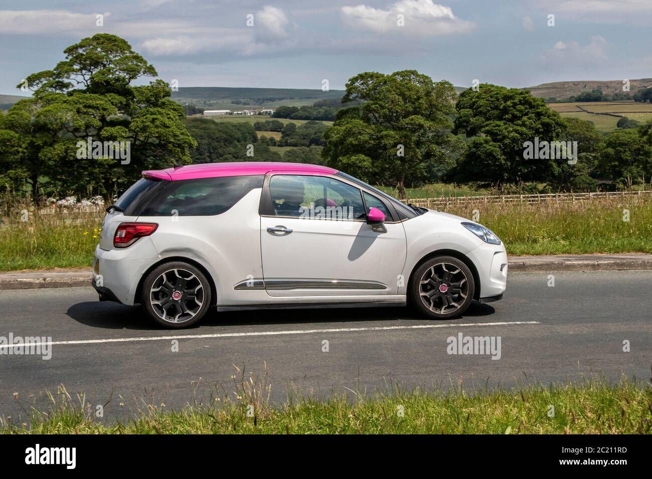 Citroen ds3 dstyle cars rose Banque de photographies et d’images à ...