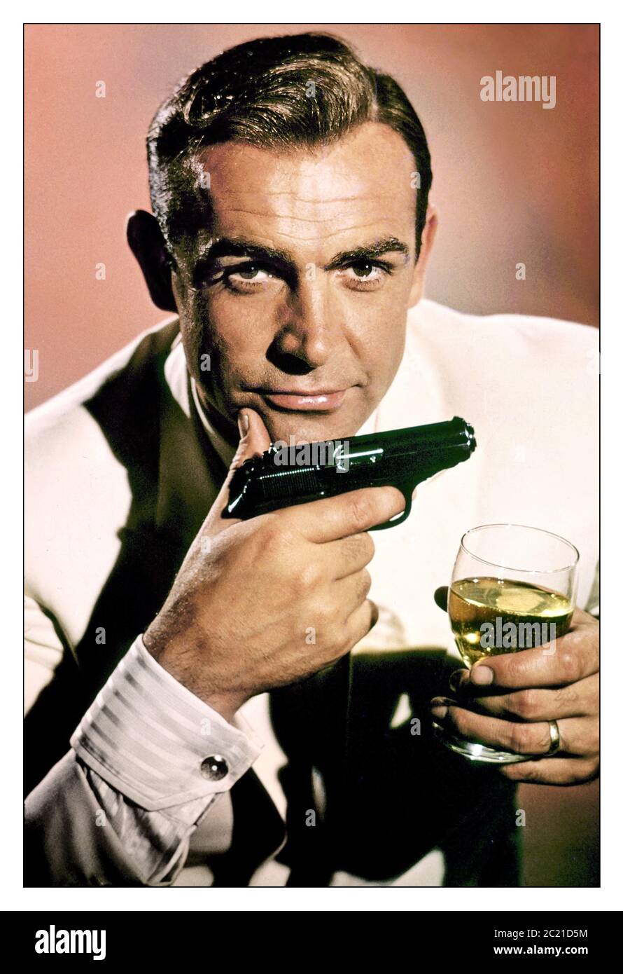 Walther Ppk Pistol Banque d'images détourées - Alamy