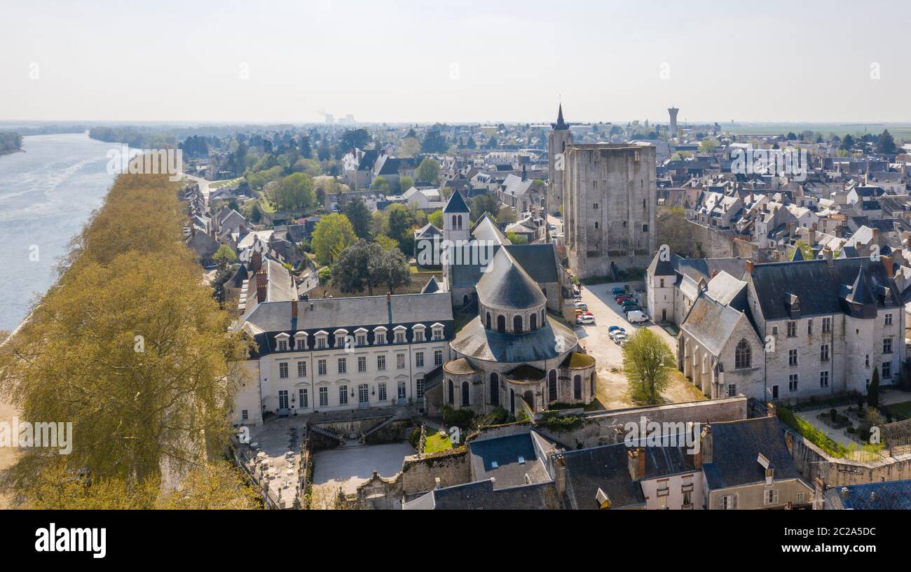 Beaugency aerial Banque de photographies et d’images à haute résolution ...