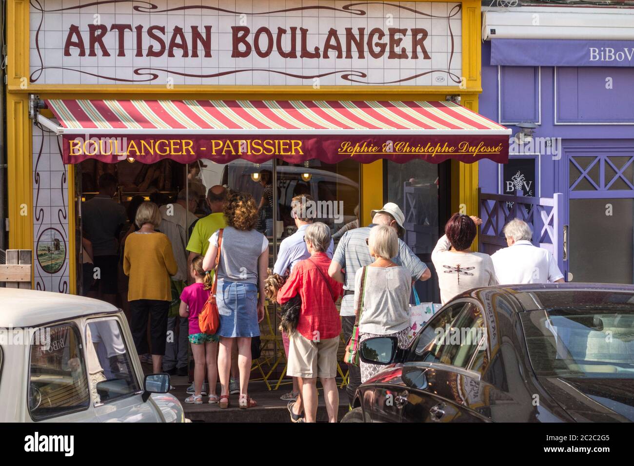 Les gens font la queue font la queue Banque de photographies et d ... Les gens font la queue font la queue Banque de photographies et d ...