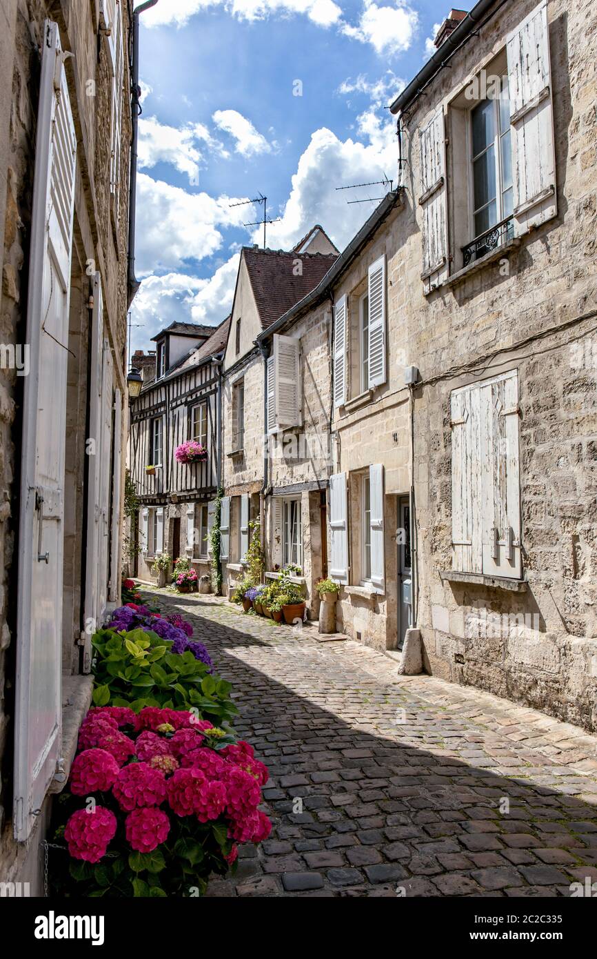 Medieval cathedral in senlis france Banque de photographies et d’images ...