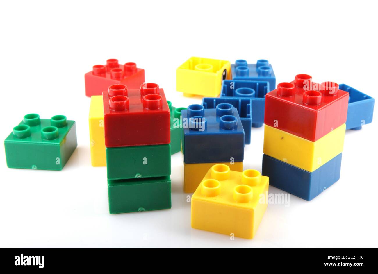 Lego brick wall on white Banque de photographies et d’images à haute ...