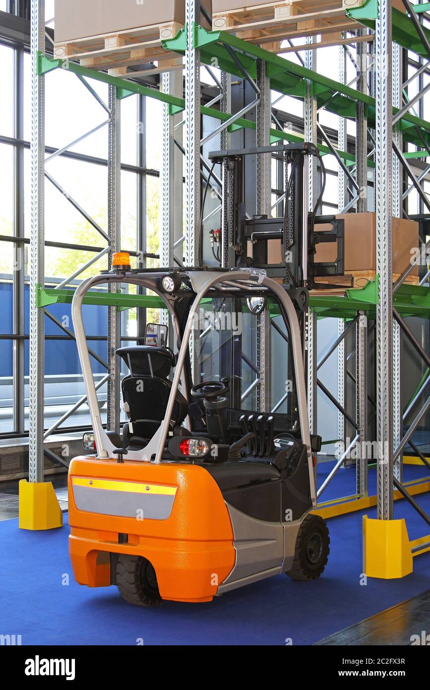 Transpalette electrique Banque de photographies et d’images à haute ...