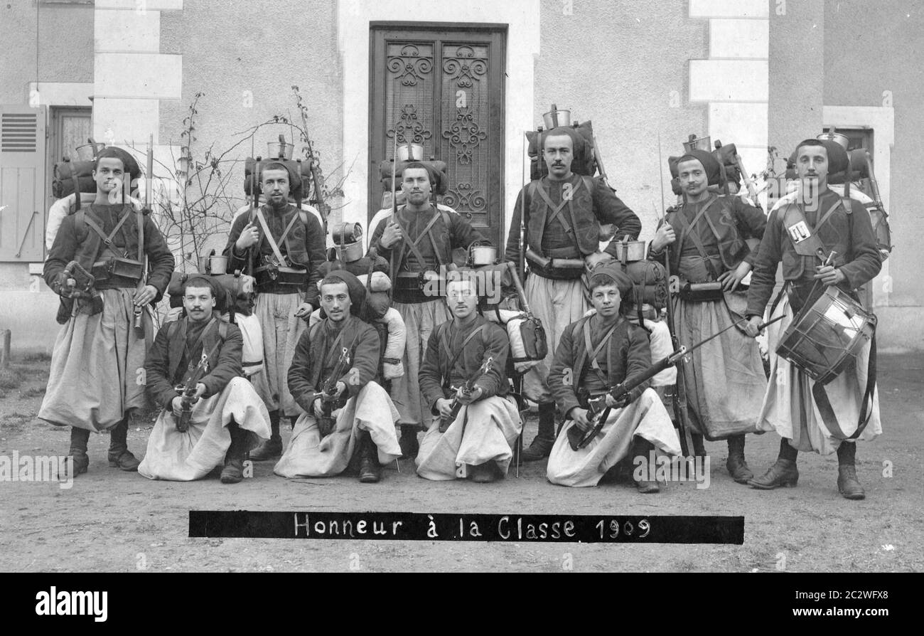 Uniforme de zouave français Banque de photographies et d’images à haute ...