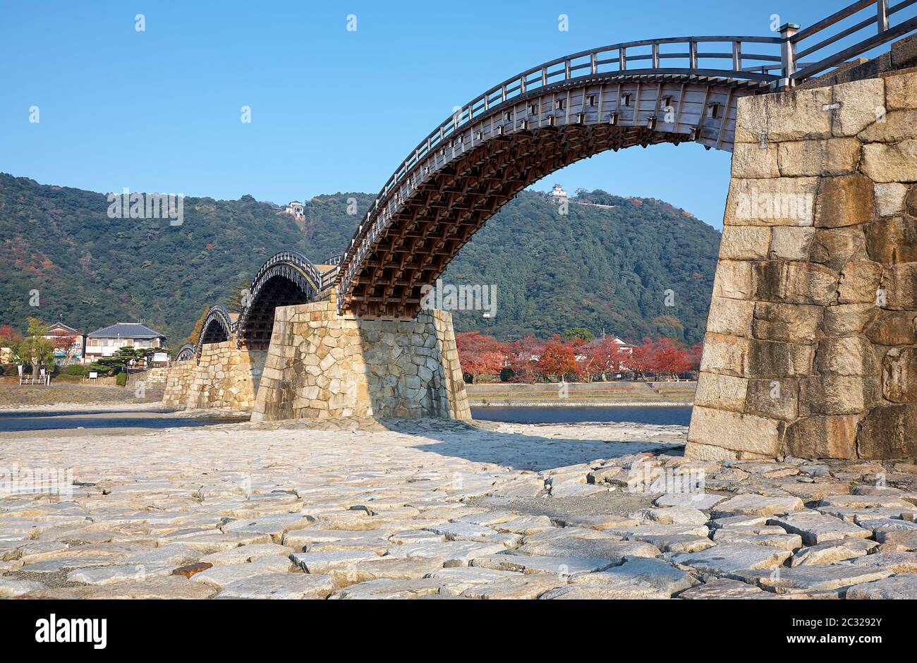 Le célèbre pont en bois historique Kintai Bridge dans la ville d ...