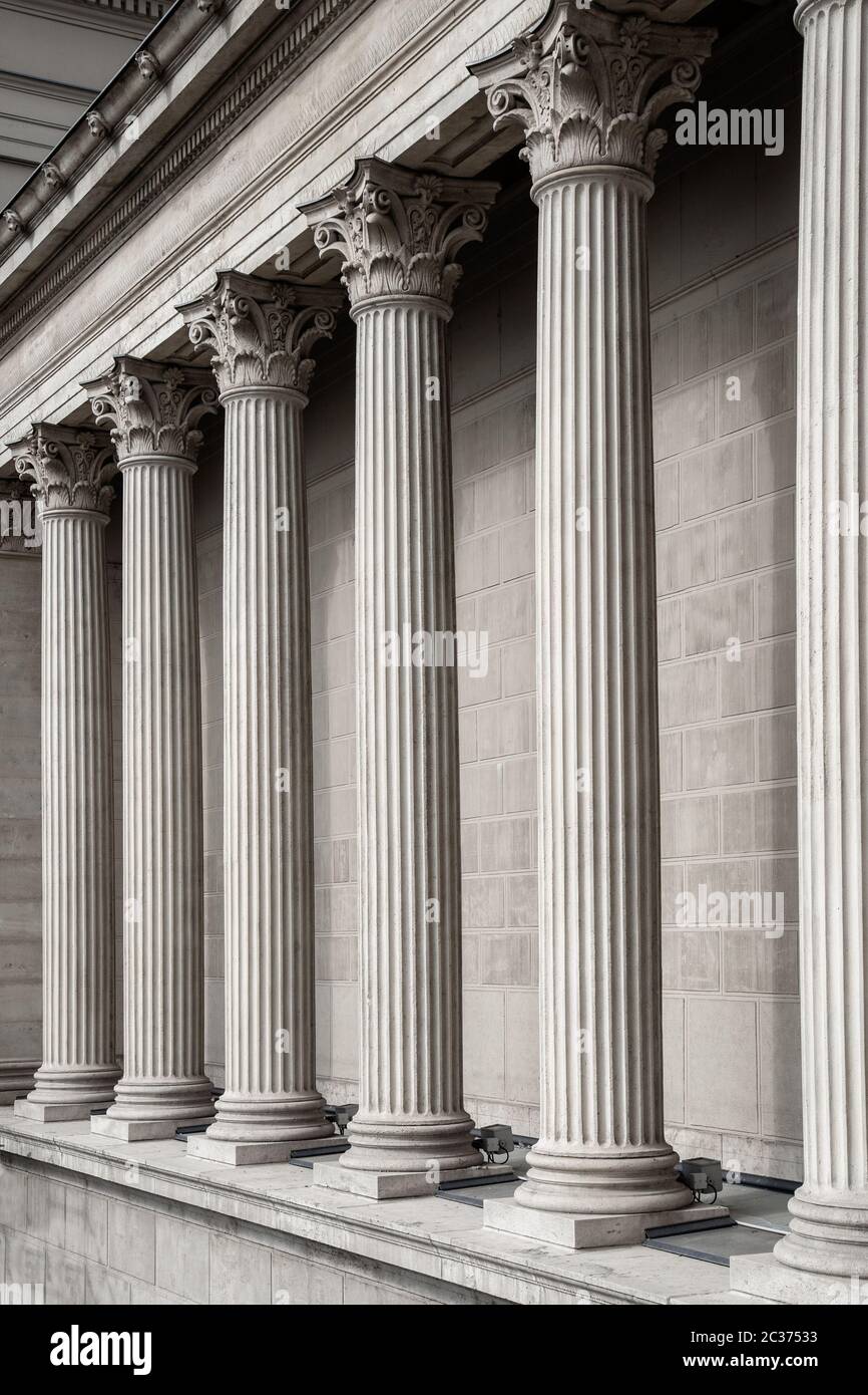 Colonnes Avec Capital Banque d'image et photos - Alamy
