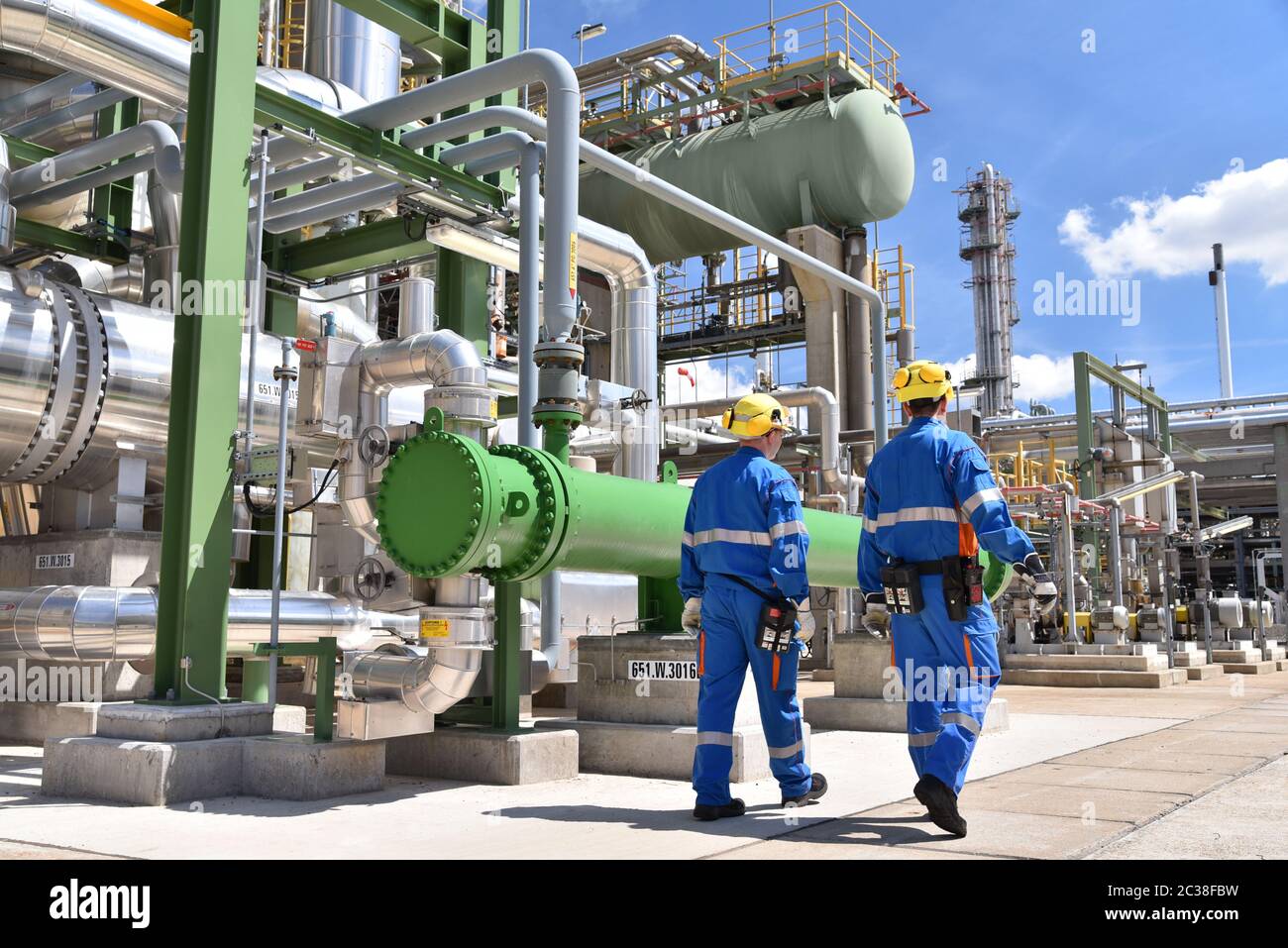 Travailleurs de la raffinerie Banque de photographies et d’images à ...