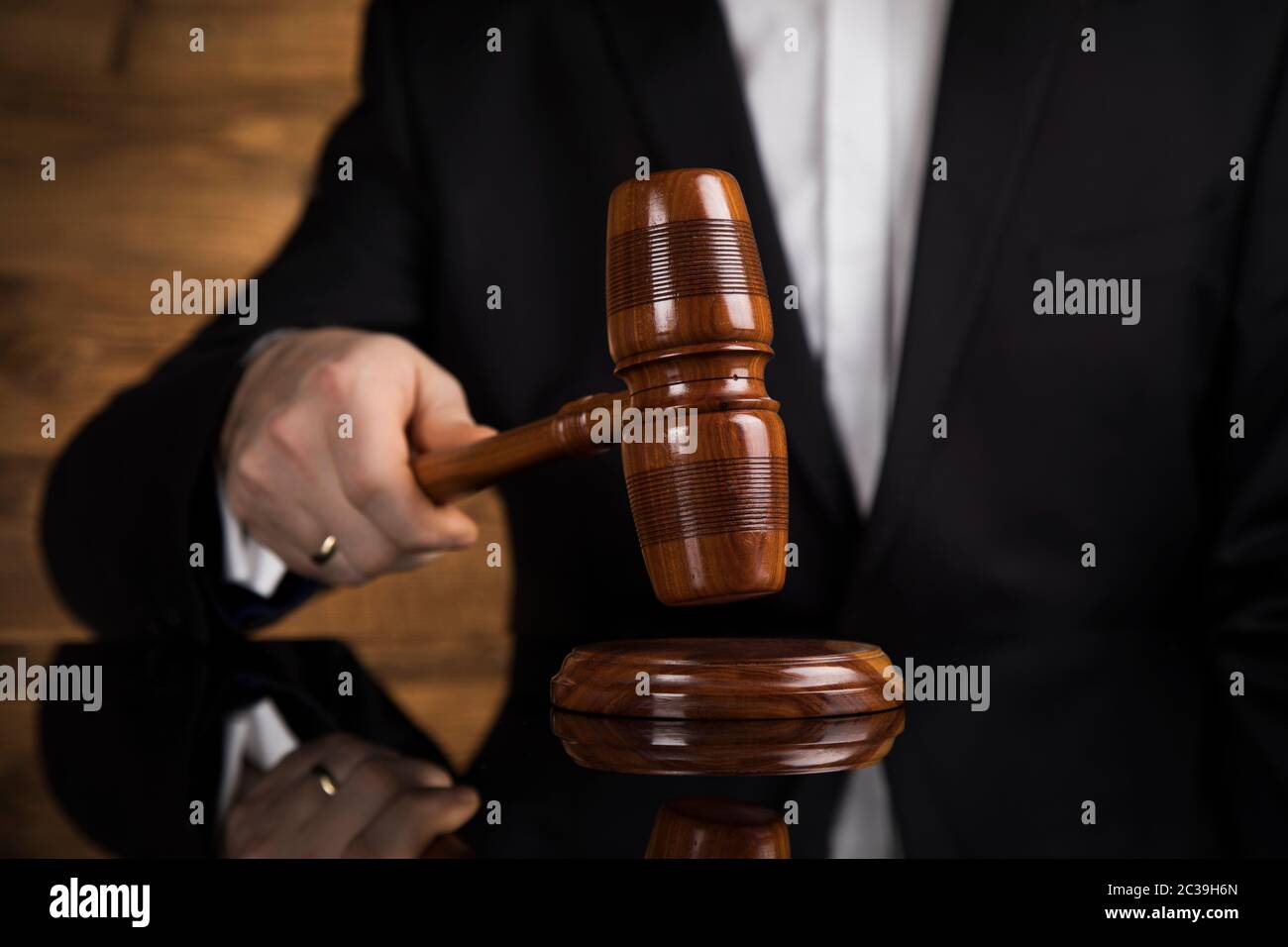 Justice law concept male judge in Banque de photographies et d’images à ...