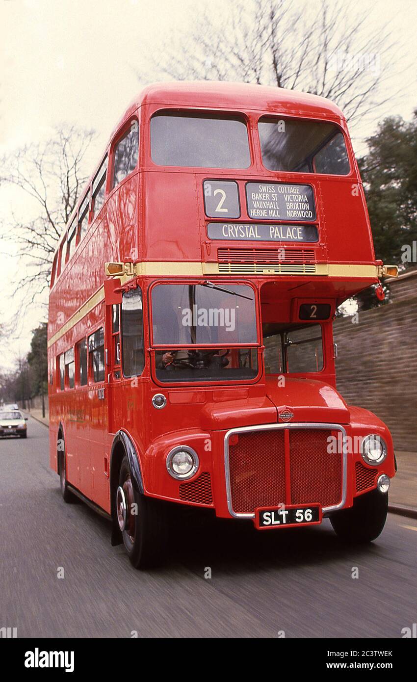 1960s london bus Banque de photographies et d’images à haute résolution ...