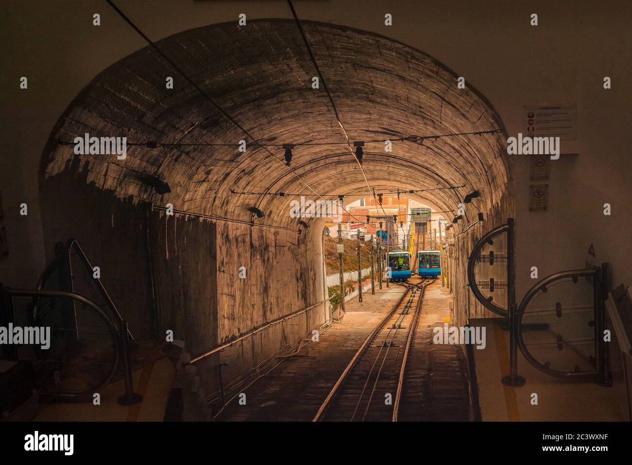 Tunnel funicular Banque de photographies et d’images à haute résolution ...