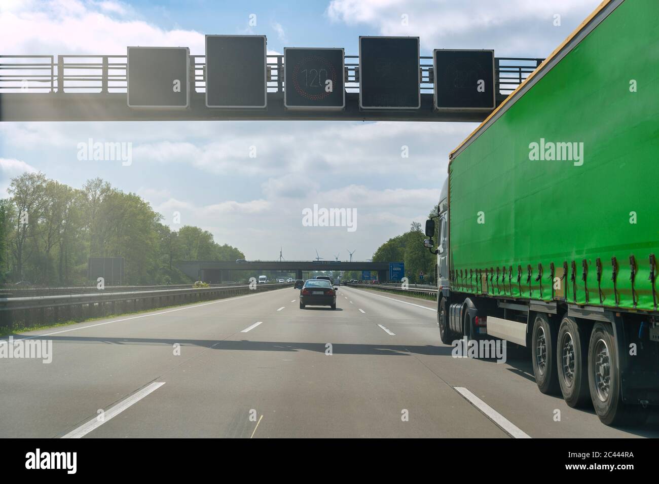 Camion vert Banque de photographies et d’images à haute résolution - Alamy